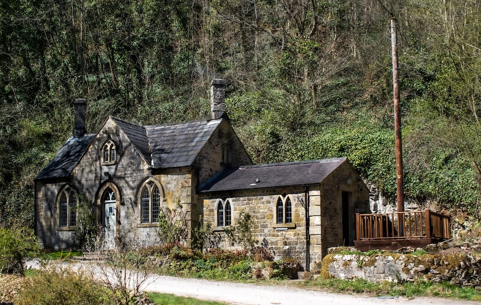 Unique Airbnb Stays | Top Things To Do | DOWTK